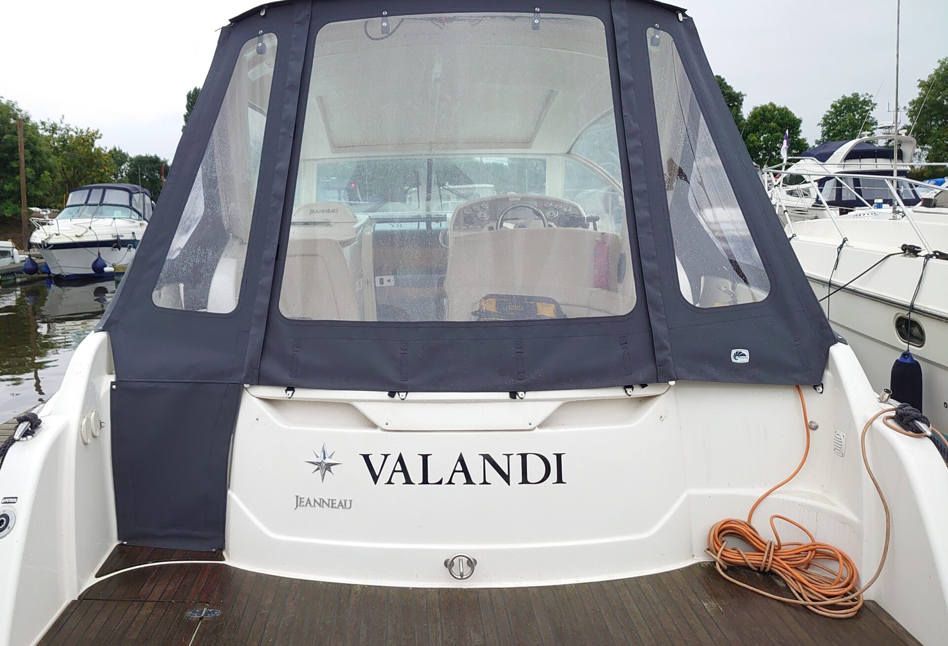 Motor Cruiser Cockpit Canopies - Canvasman