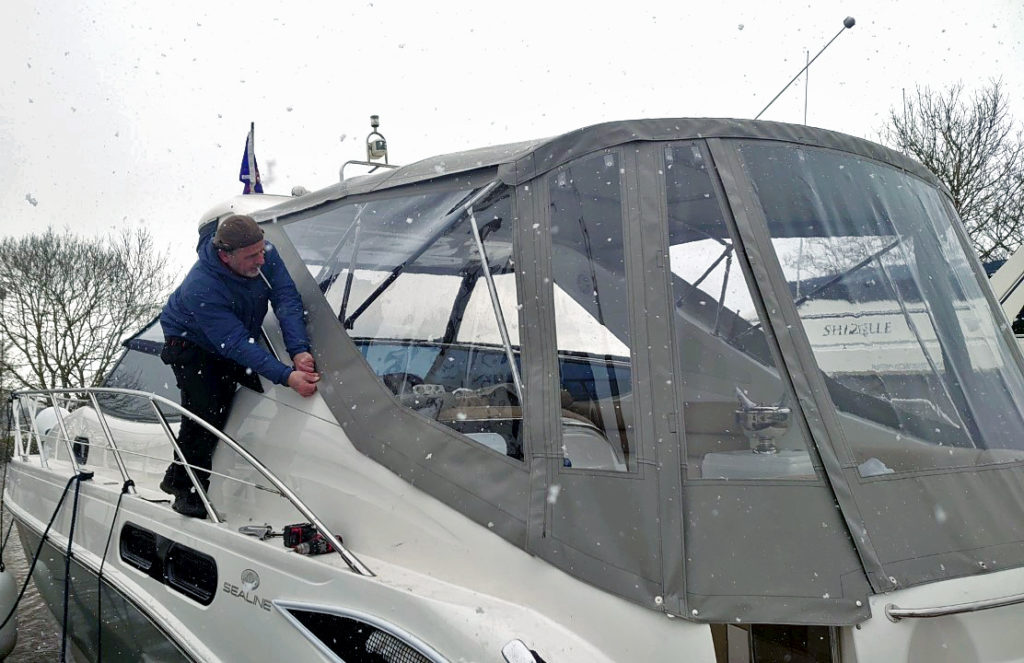 Bespoke Yacht Spray Hoods: Precision Craftsmanship - Canvasman